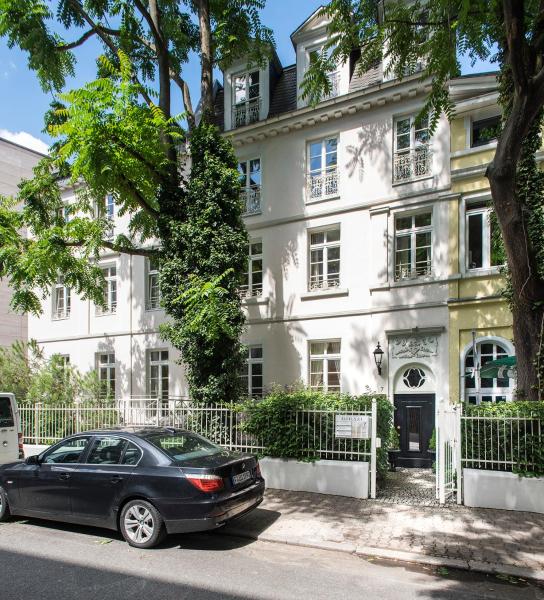 Dirazi Guesthouse & Apartments Gmbh - Frankfurt
