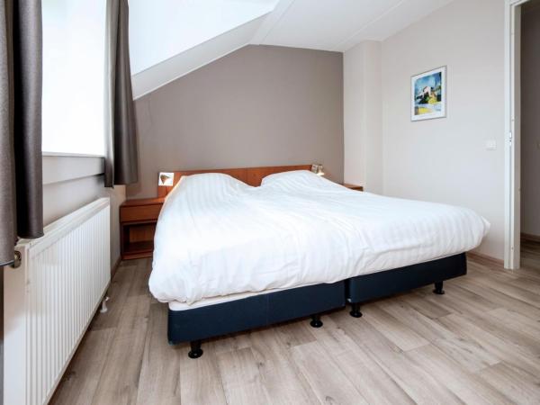 Villa In Maaspark With Lake Views & Sauna - Roermond