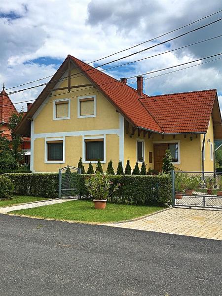 Petra Apartmanház - Szigliget