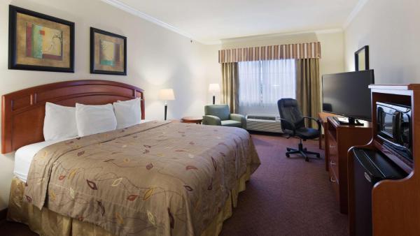 Best Western Cleveland Inn & Suites - Cleveland, TX