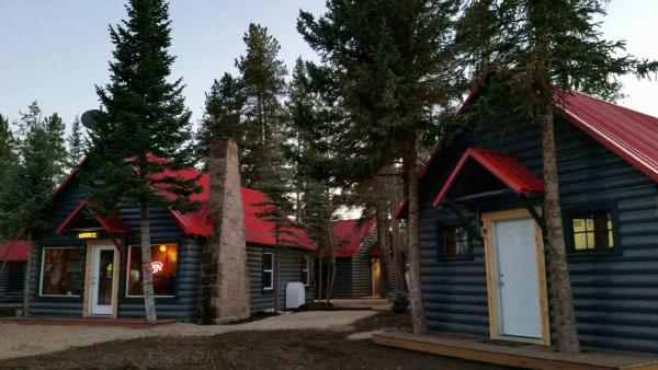 Yellowstone Cabins And Rv