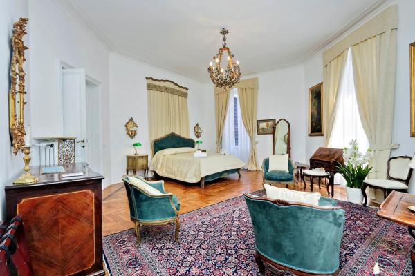 Prestigious Apartment Via Veneto - Rome