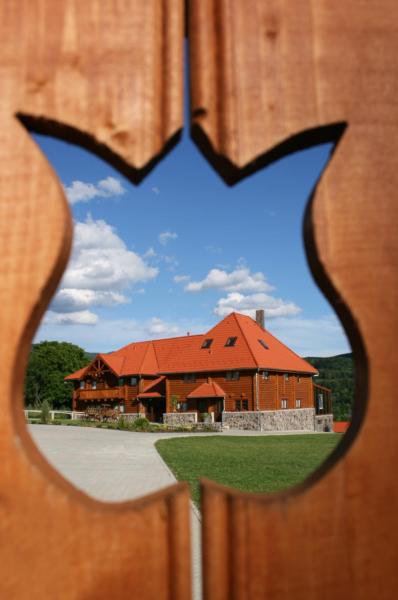 Honor Villa - Izvoare