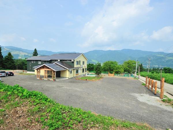 Lodge B&w - Japan