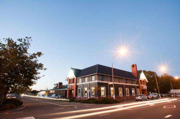 The Famous Grouse Hotel - Rolleston
