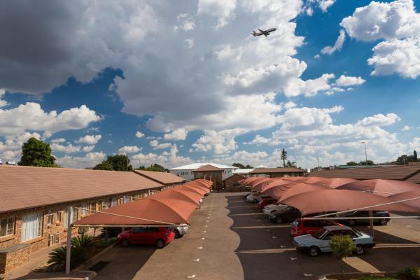 Rudman Townhouses - Family Apartment - Germiston