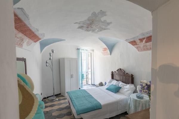 Dussaiga - Camera Del Fiordaliso - Menton