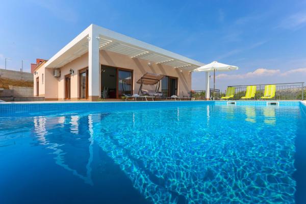 Villa Longfield-private Heated Pool, Sauna, Air-conditioned - Dugopolje