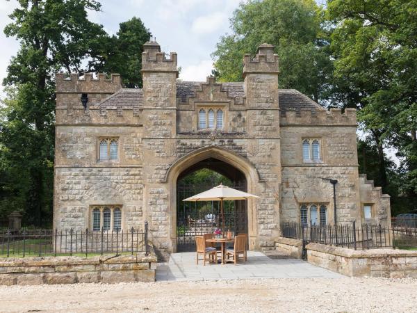 Castle Gatehouse - Winchcombe
