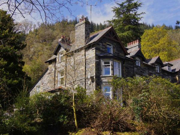 Woodlands Centre - North Wales