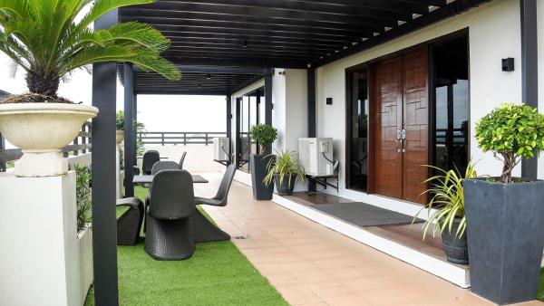 Sebastien Hotel - Filipini