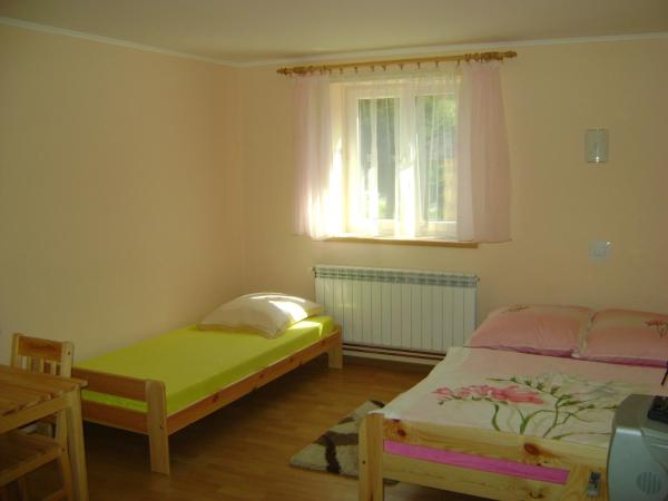 Pokoje Nad Strumykiem W Polanczyku Tel 13- 469 -2257 - Solina