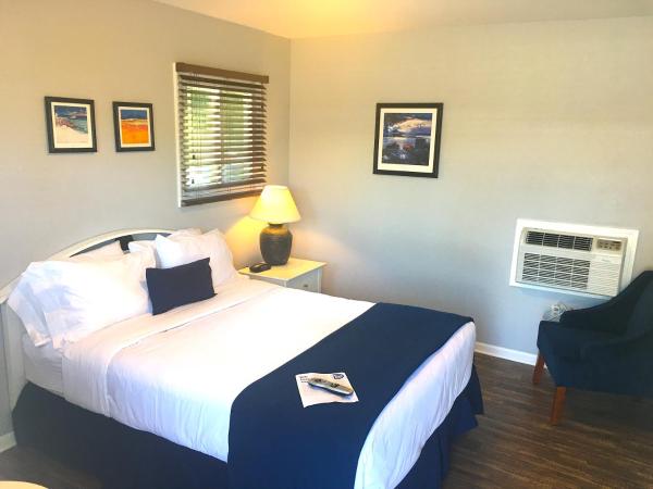 Shorewood Inn - Hampton Bays, NY