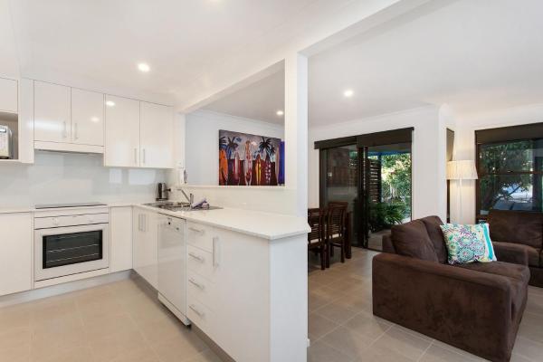 Townhouse Close To Clarkes Beach With Swimming Pool And Half Tennis Court - Byron Bay