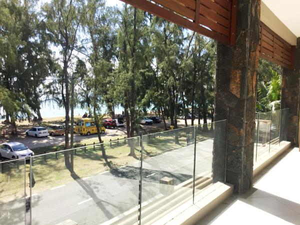 West Front One No 4 With Seafront - Licensed By Tourism Authority 14977 Flic En Flac Mauritius - Maurice