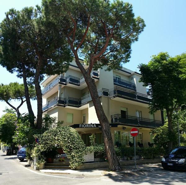 Fiorina Bed&breakfast - Colazione Fino A Mezzogiorno - Beach Village Gratuito - Aquafan25 Oltremare20 - Riccione