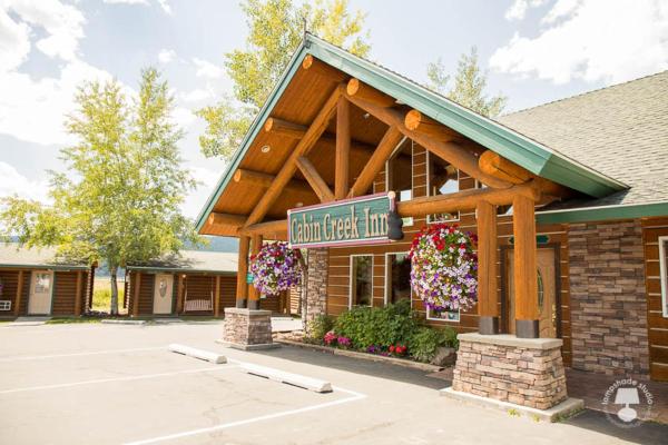 Cabin Creek Inn - Wyoming