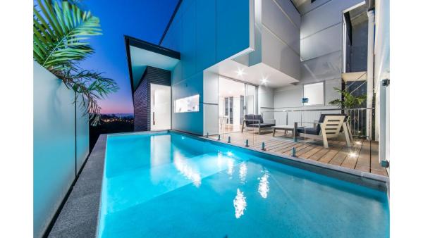 Stunning Holiday Home In The Heart Of Airlie Beach With Private Pool And... - Airlie Beach