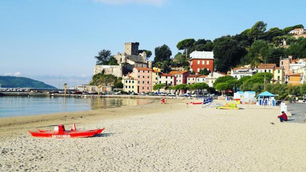 Aurora: Beach-5 Terre-trekking-excursions-relax - Lerici