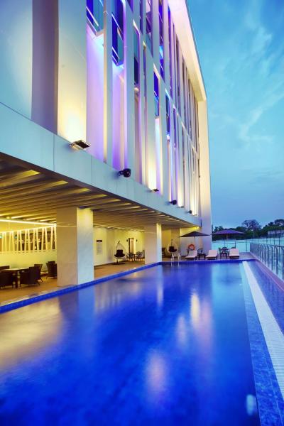 Golden Tulip Essential Makassar - Makassar