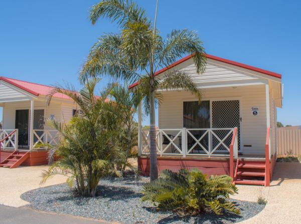 Outback Oasis Caravan Park - Carnarvon