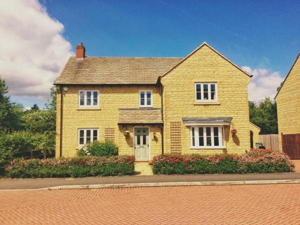 Moon House - Wiltshire