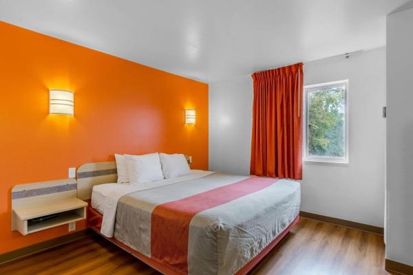 Motel 6-baraboo, Wi - Lake Delton-wisconsin Dells - Baraboo, WI