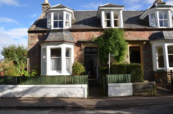 Averon House - Loch Ness