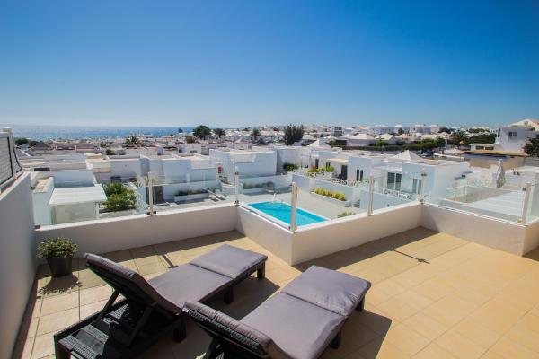 Flower Beach Suite 25 - Arrecife