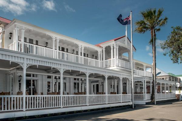 Waterfront Apartment - Northland