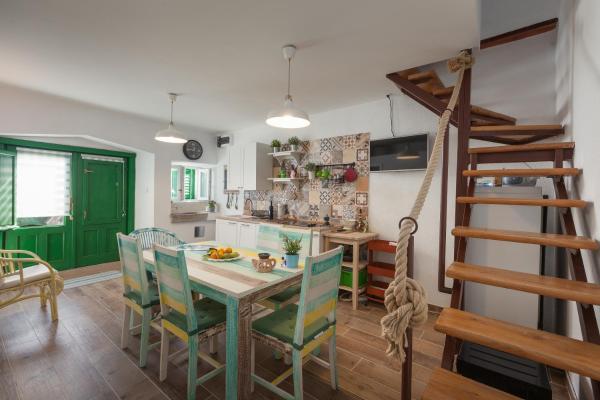 Stonehouse Katarina - Hvar