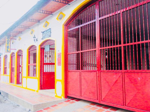 Hotel Colonial - Honda - - Honda
