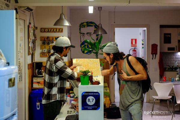 Rocket Hostels Gracia - La Floresta