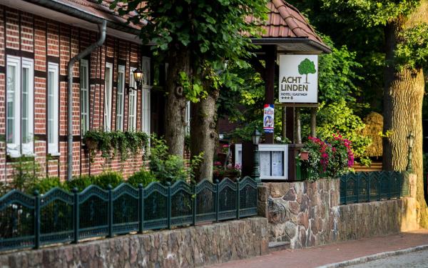Hotel Acht Linden - Undeloh