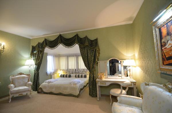 Tsargrad Hotel - Буча