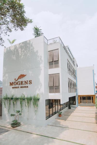Mogens Guesthouse - Bandung