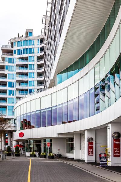 Pinnacle Hotel At The Pier - Port Moody