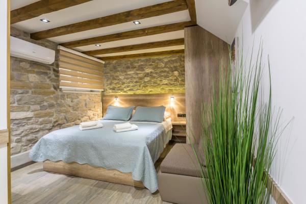 Reval Luxury Stone House Apartments**** - Split