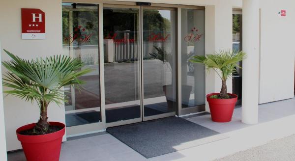 Saglam Hôtel - Plailly