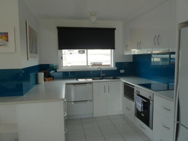 Central Location With Fabulous Sea Views - Bridport