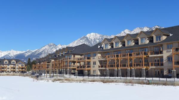 Bighorn Meadows Resort - Radium Hot Springs