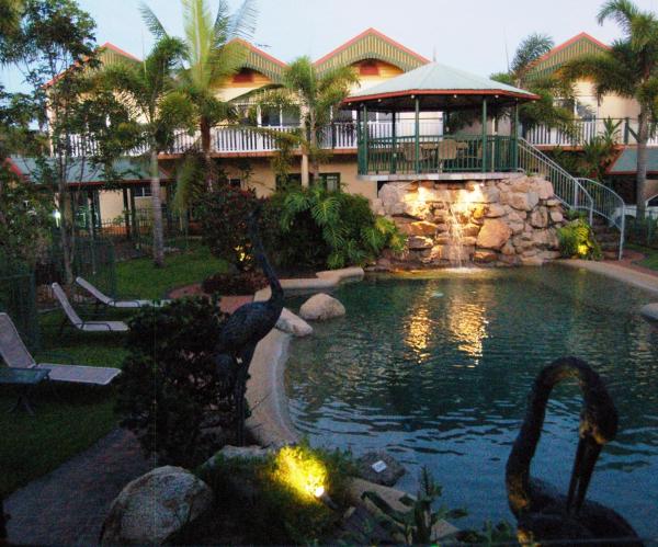 Standard Lake View 2 Bedroom - Tinaroo