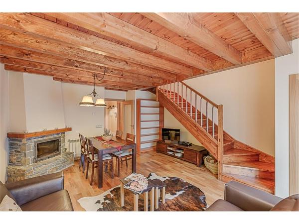 Saplan Real Estate Artiga - Pico Russell