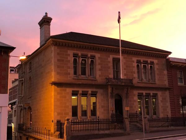 The Macquarie Hobart - Cambridge