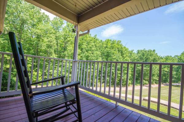 Old Wagon Lodge In Shenandoah Woods - Starlink Satellite Wi-fi - Stanley, VA