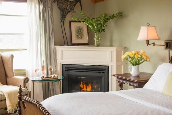 The Bradley Inn - Boothbay Harbor, ME