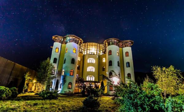 Castelul De Vis - Petroșani