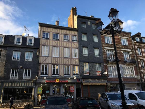 Sur Les Toits De Honfleur - Calvados