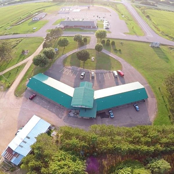 Country Villa Motel - Chippewa Falls, WI