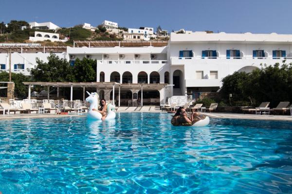 Armadoros Hotel / Ios Backpackers - Greece